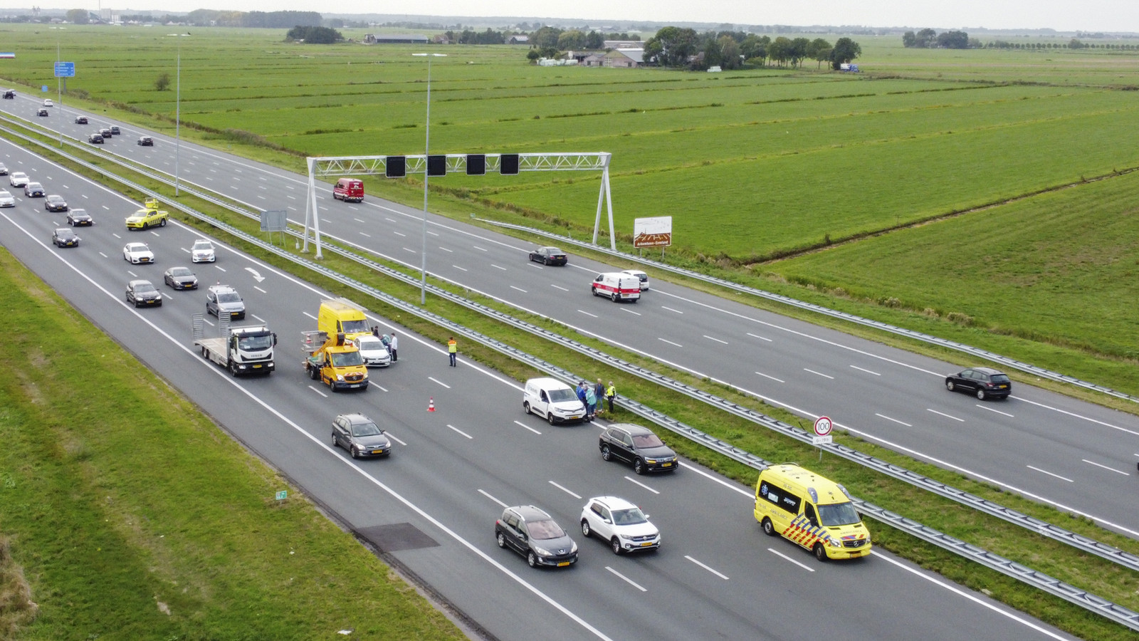 Ongeval met meerdere auto's op A1: meer dan 5 kilometer file tussen ...