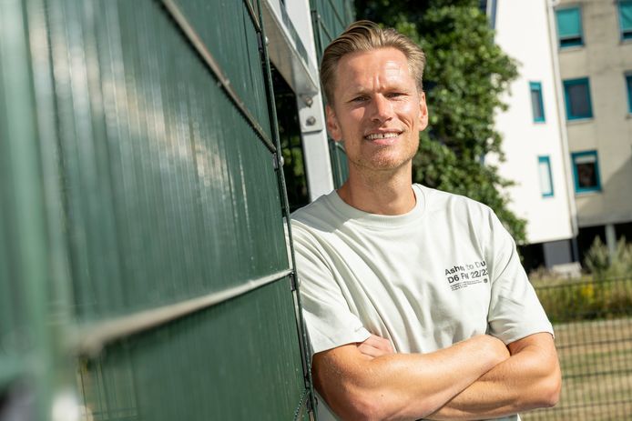 Ricardo van de Pol kijkt zijn ogen uit bij derdeklasser VVOP: drie ...