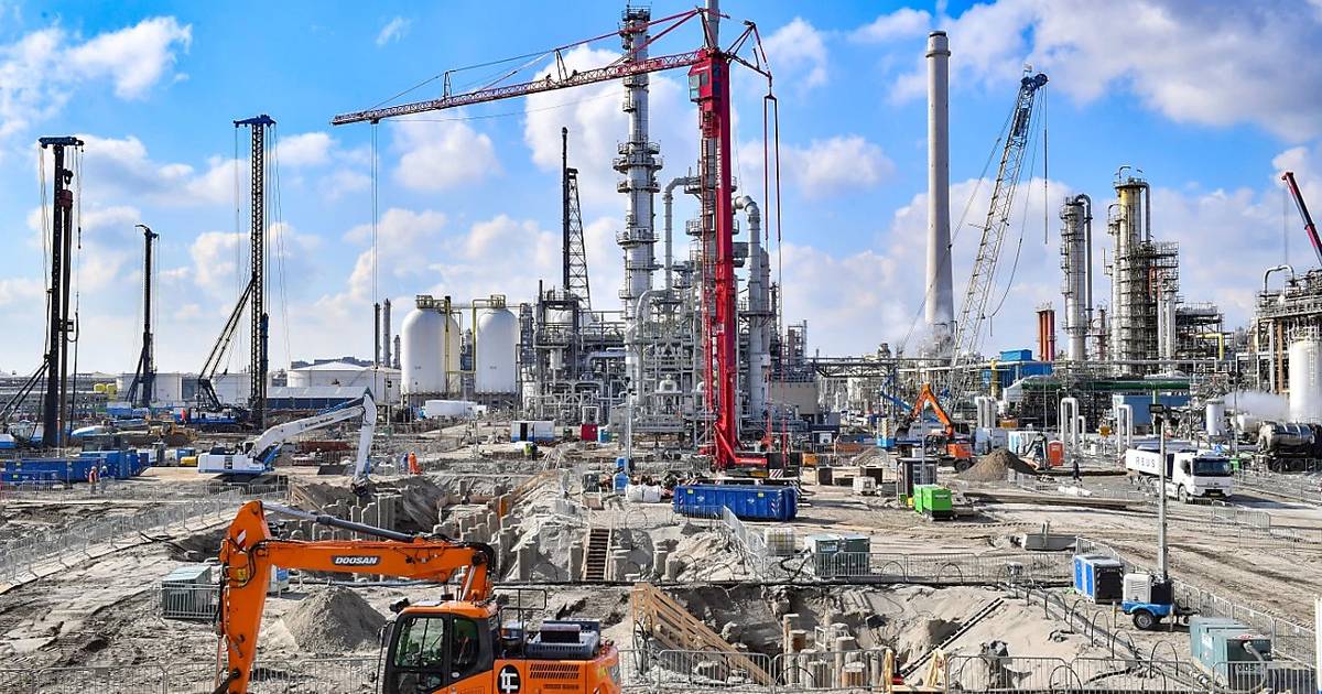 Shell drukt op pauzeknop: bouw grootste biobrandstoffenfabriek van ...