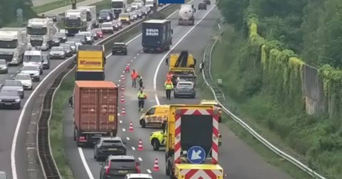 Maandagmiddag forse vertraging op A67 door ongeluk tussen Venlo en Eindhoven, file in beide ...