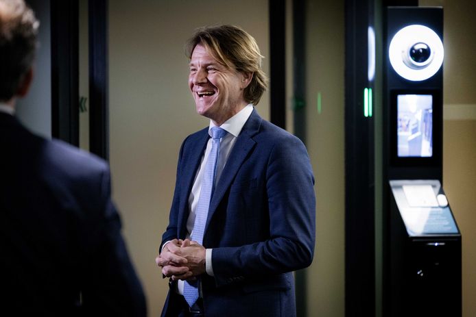 De tijd begint te dringen voor informateur Kim Putters | Politiek | AD.nl