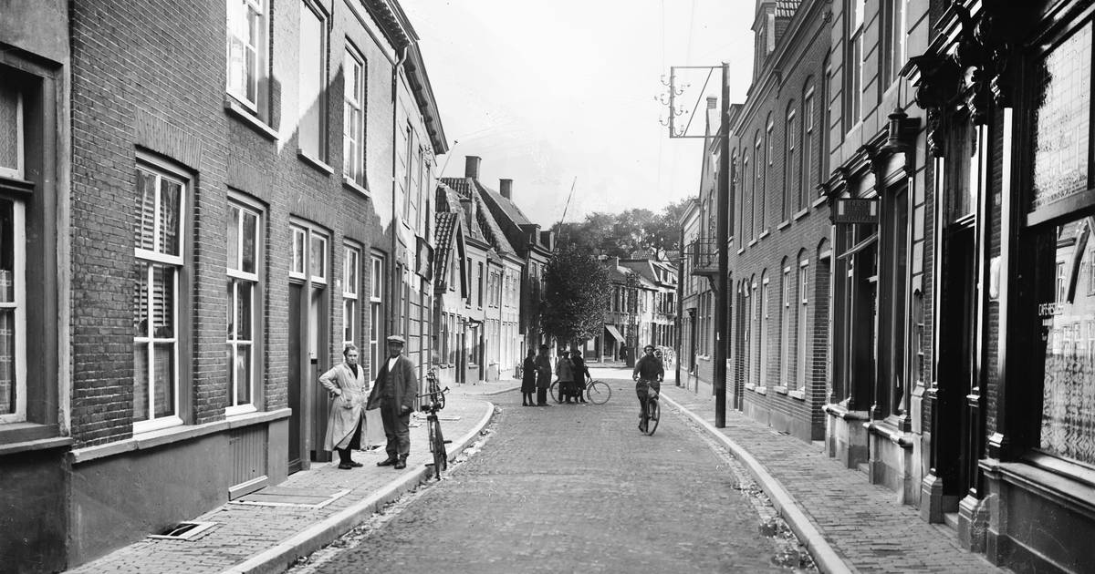 Cees ontdekt details én bekenden op oude beelden van Geertruidenberg ...