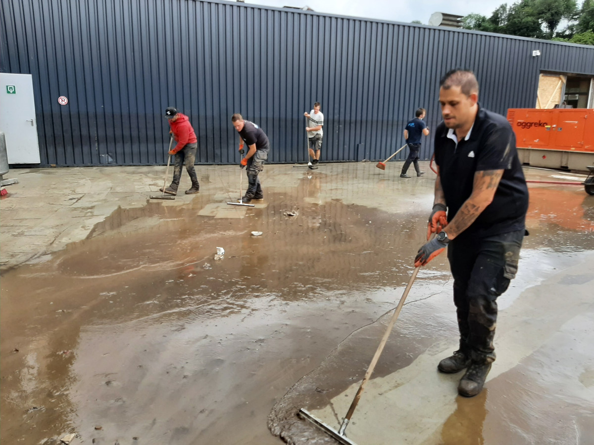 Brothers of Solidarity steekt zelf handen uit de mouwen in rampgebied ...