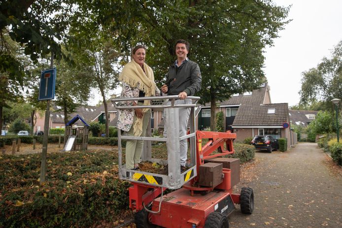 Uilenkast midden in woonwijk opgehangen na wandelgesprek met wethouder ...