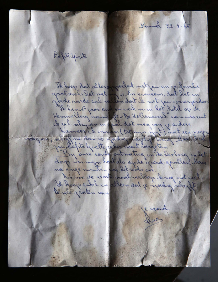 Laurens vindt 57 jaar oude liefdesbrief bij dakwerken aan restaurant ...