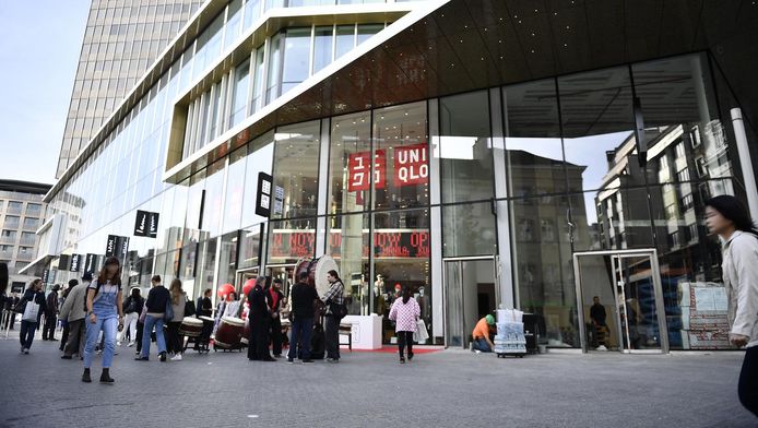 Le premier magasin Uniqlo à Bruxelles a ouvert ses portes | Tendances ...