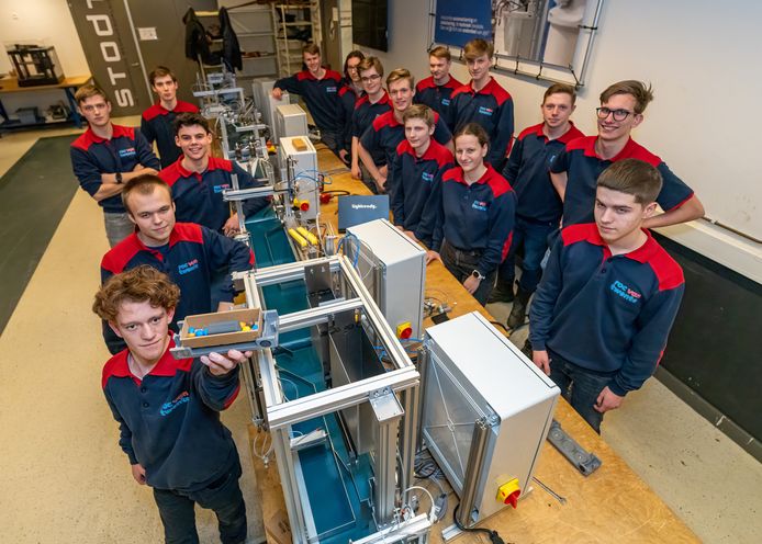 Knap staaltje vakwerk: studenten uit Twente bouwen mini-snoepfabriek | Hengelo | tubantia.nl