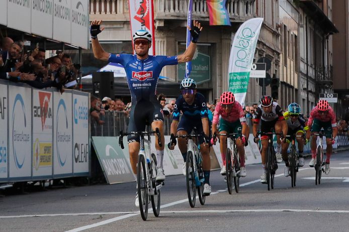 Sjoerd Bax klopt Alejandro Valverde in Coppa Agostoni, Tour-winnaar ...