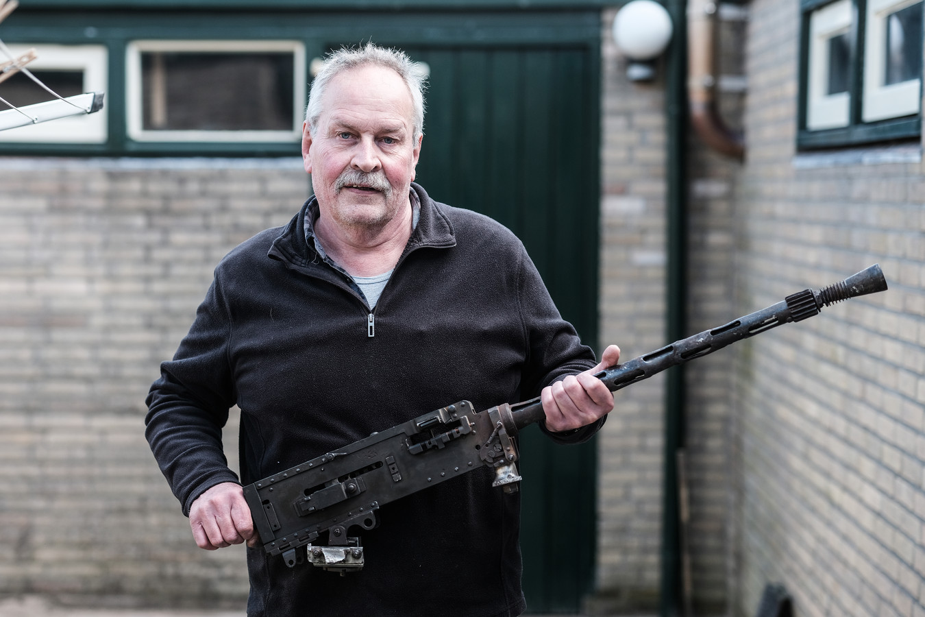 Mitrailleur uit in 1944 gecrashte Lancaster gered van de shredder ...