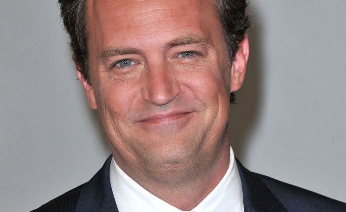 Exact één jaar nadat Matthew Perry stierf in zijn jacuzzi: wat gebeurde ...