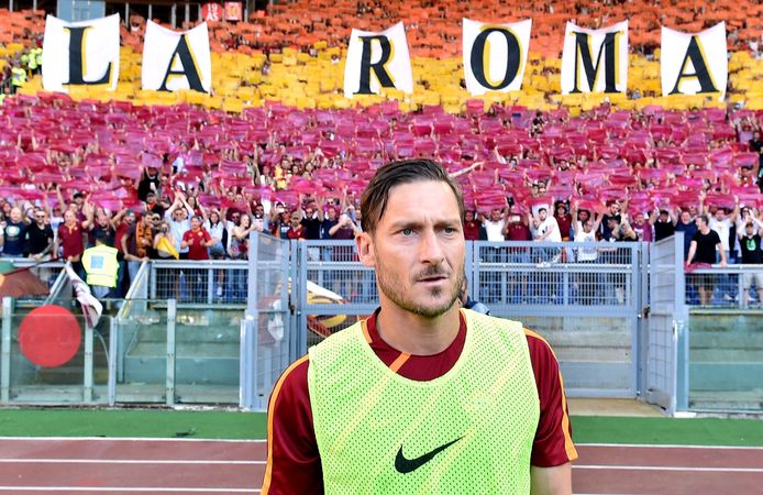 AS Roma plaatst zich voor Champions League bij emotioneel afscheid van ...