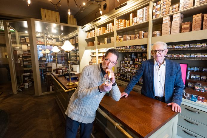 Roker overal verketterd, tabakszaak draait beste tijd in 25 jaar ...