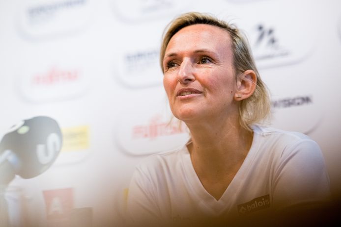Coach houdt geblesseerde Nina Derwael dichtbij WK-team als morele steun ...