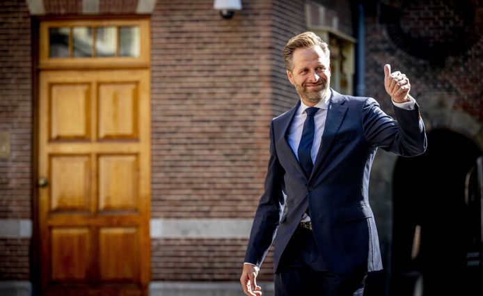 Minister De Jonge waarschuwt voor oplopende woningnood | Politiek | AD.nl