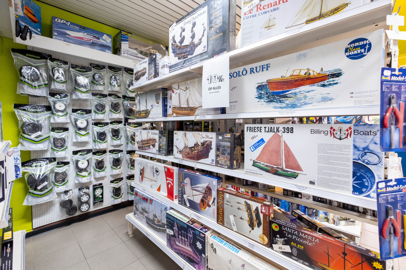 Modelbouw Albatros houdt na 45 jaar uitverkoop: “Vroeger draaide alles ...