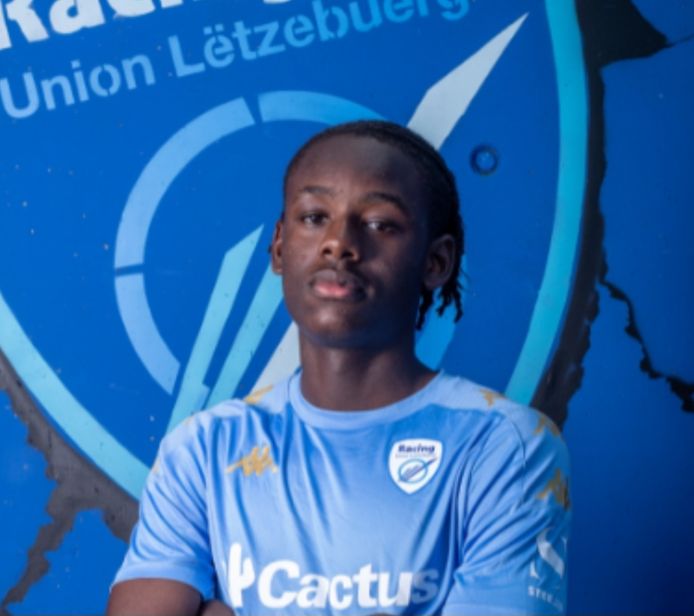 PSV legt talentvolle neef van Jordan Teze vast voor de opleiding: Aston ...