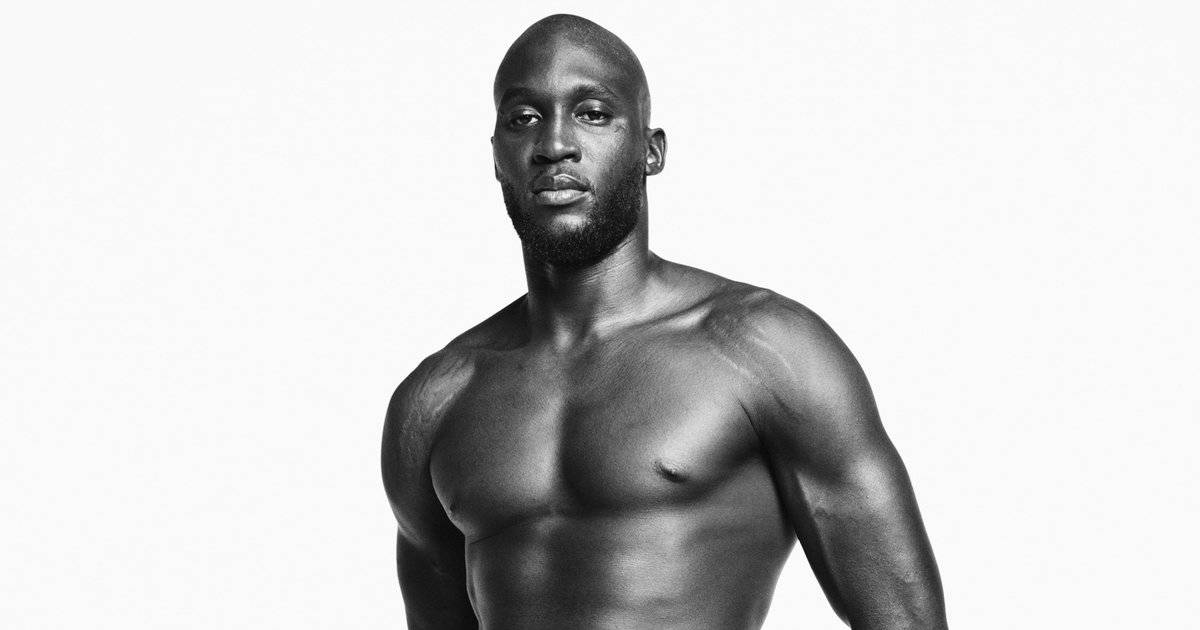 Romelu Lukaku se dévoile dans la nouvelle campagne Calvin Klein | Hors ...