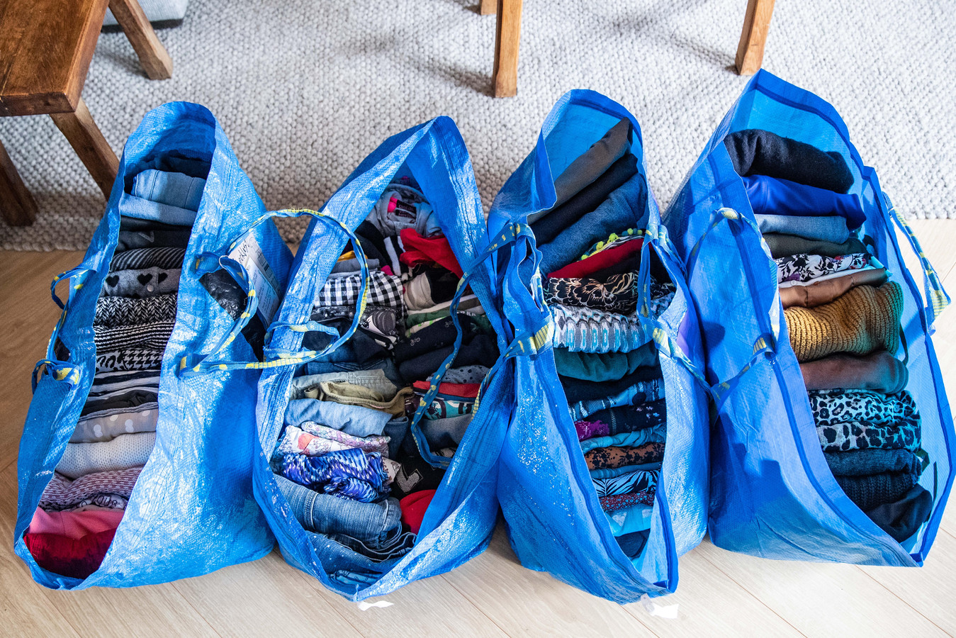 Er gaat een blauwe ruiltas door Goirle: ‘Nooit gedacht, maar ik kan ...