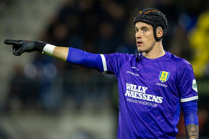 Etienne Vaessen is terug bij RKC, mét helm: ‘Moest van mijn vrouw, dus ...