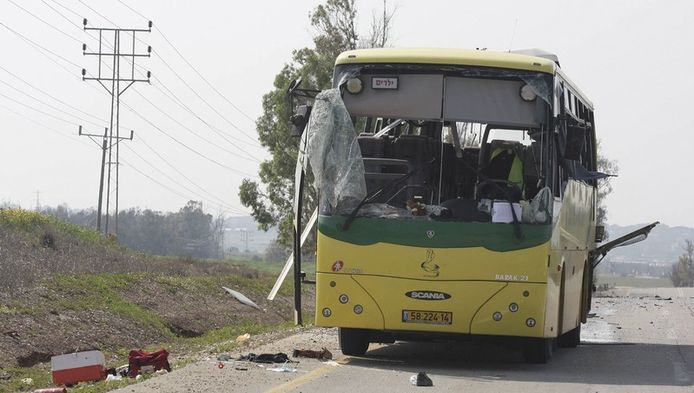 Anti-tankraket vanuit Gaza treft Israëlische schoolbus | Israel ...