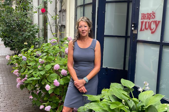 Lucy ging van Twente naar Amsterdam: 'Ik ben uit Twente weggegaan, maar tegelijk ook niet ...