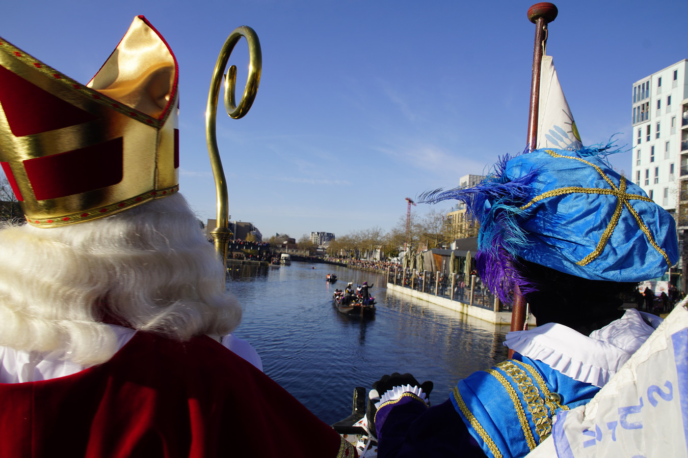 Sinterklaas komt dit jaar gewoon aan in Tilburg, wel coronapas op ...
