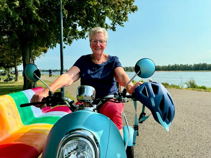 Annet (80) moest alleen leren leven na het overlijden van haar man en ...