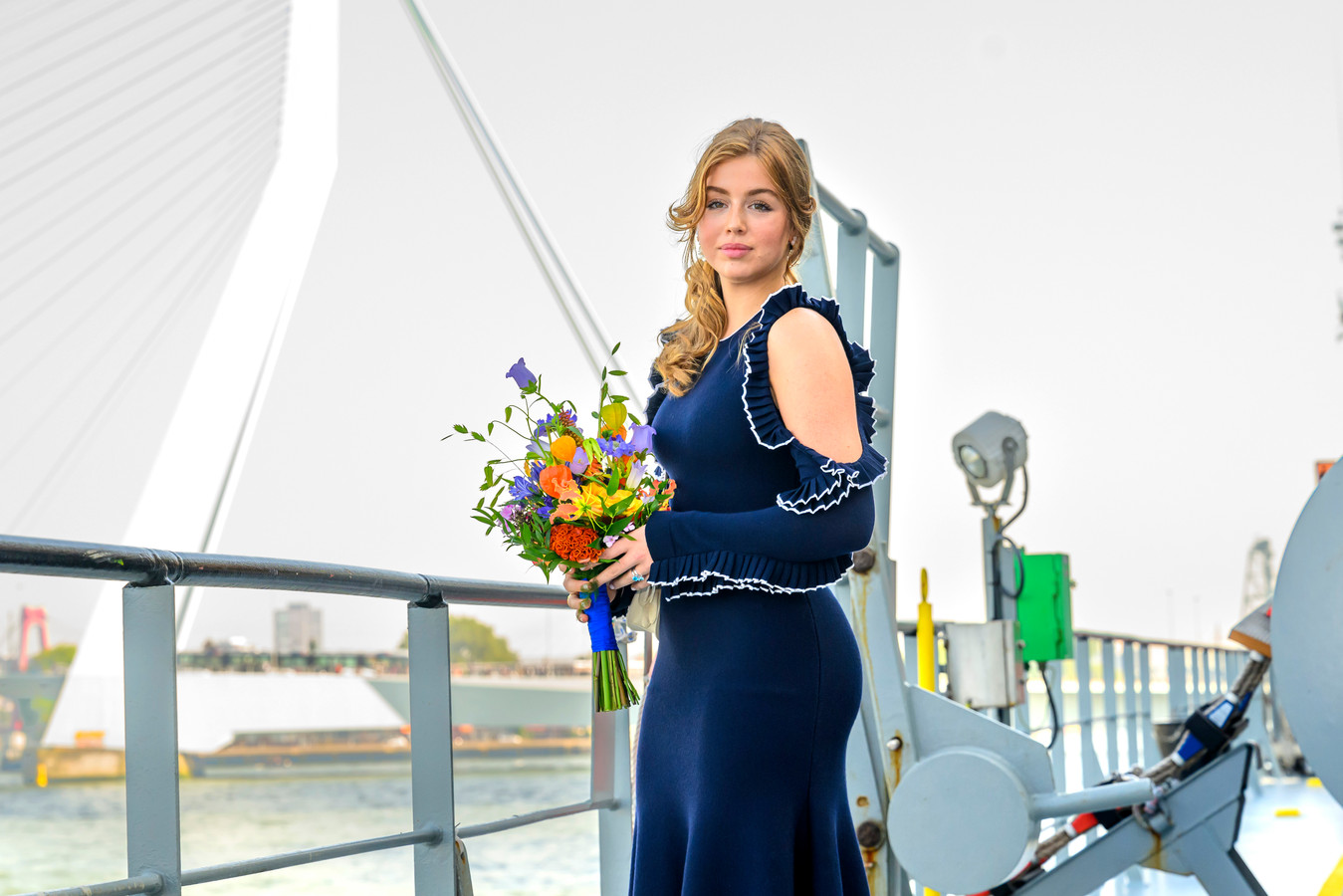 Prinses Alexia Leende Voor Haar Eerste Werkbezoek Kleding En Juwelen