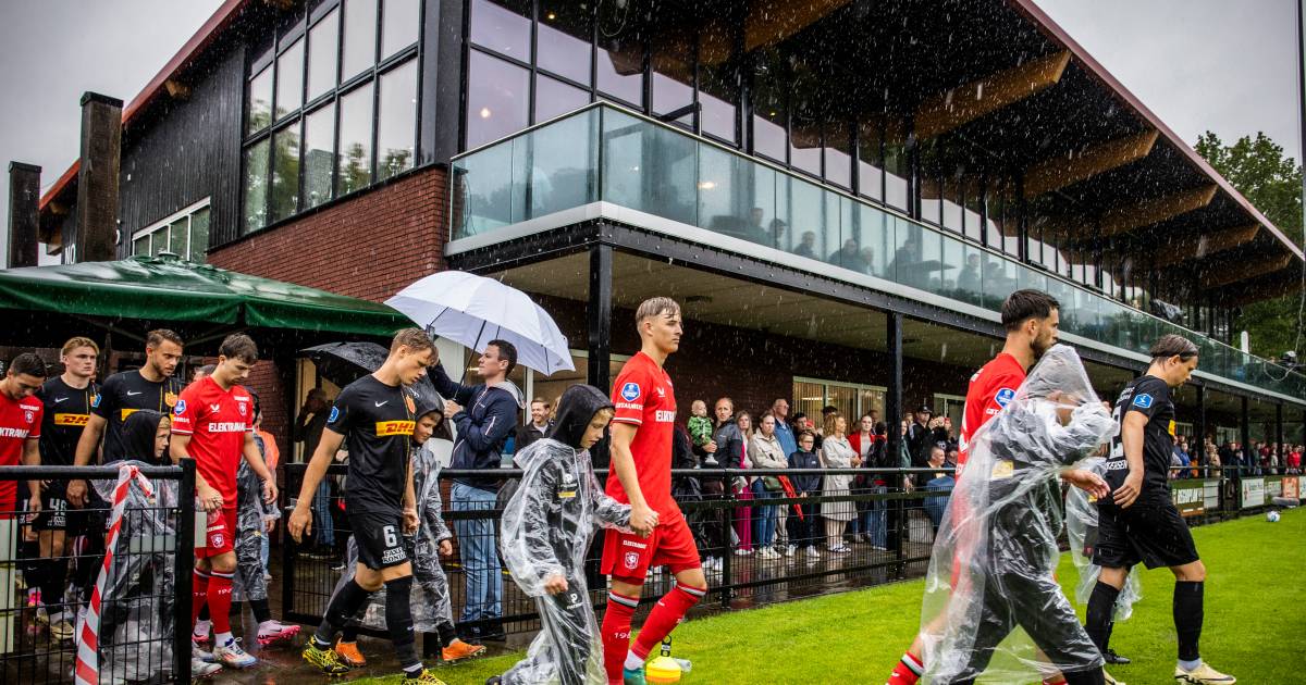 Het zit FC Twente in de voorbereiding nog niet mee: ‘Eerst Stevo, nu ...