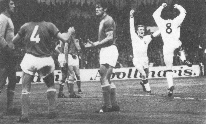 Kies uw favoriete Duivels-foto uit de oude doos | Rode Duivels | hln.be