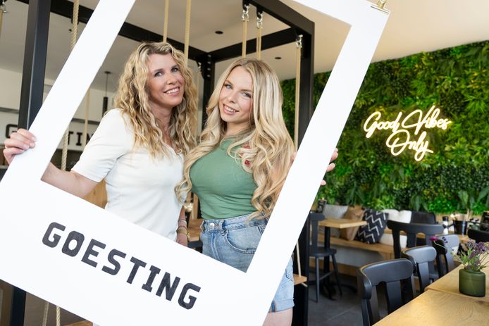 NET OPEN. Ellen en dochter Alessia samen aan het roer van broodjes- en ...