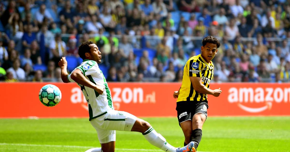 Million Manhoef straalt in GelreDome: lijfsbehoud na crisisjaar levert ...