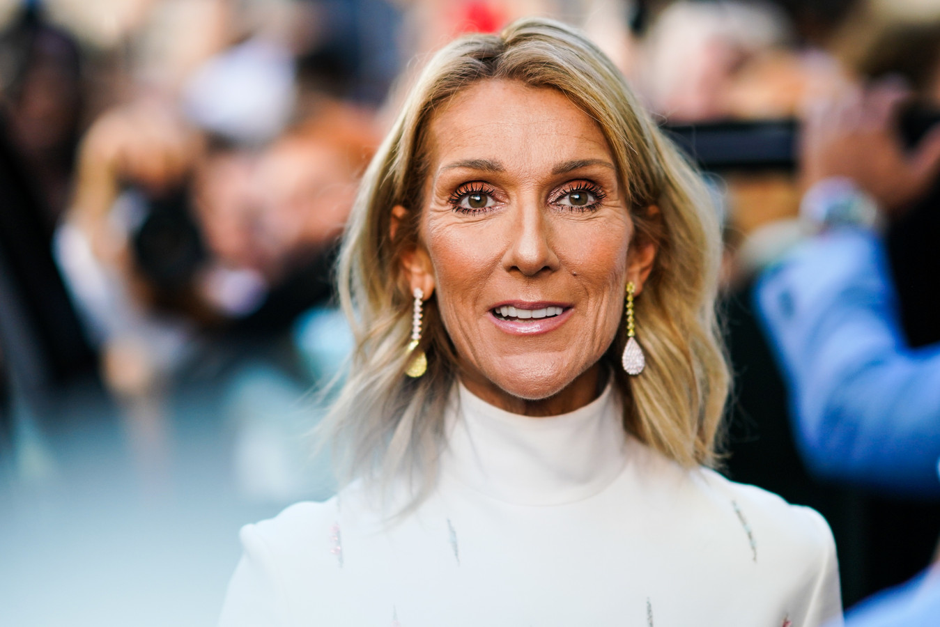 Céline Dion reporte une nouvelle fois sa tournée en raison de ses ...