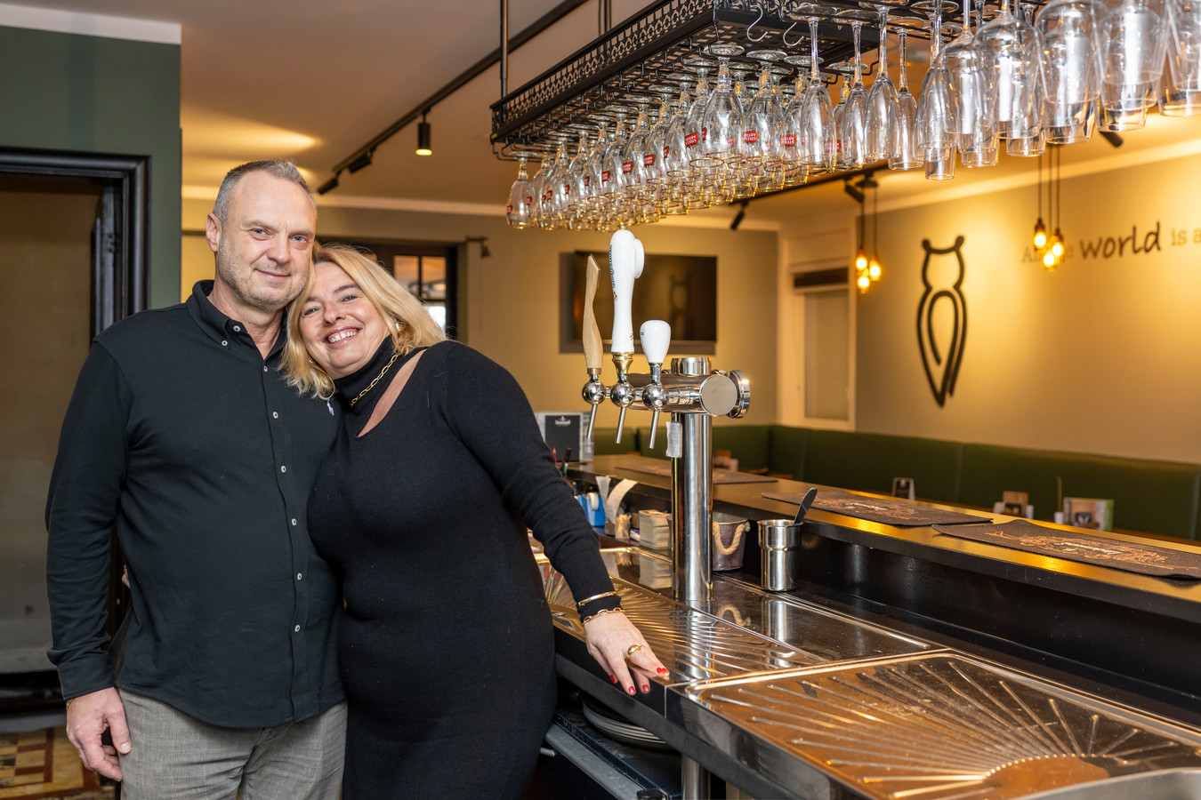 Anja neemt uitbating cultuurcafé Den Uil over: “Dertigjarige carrière ...