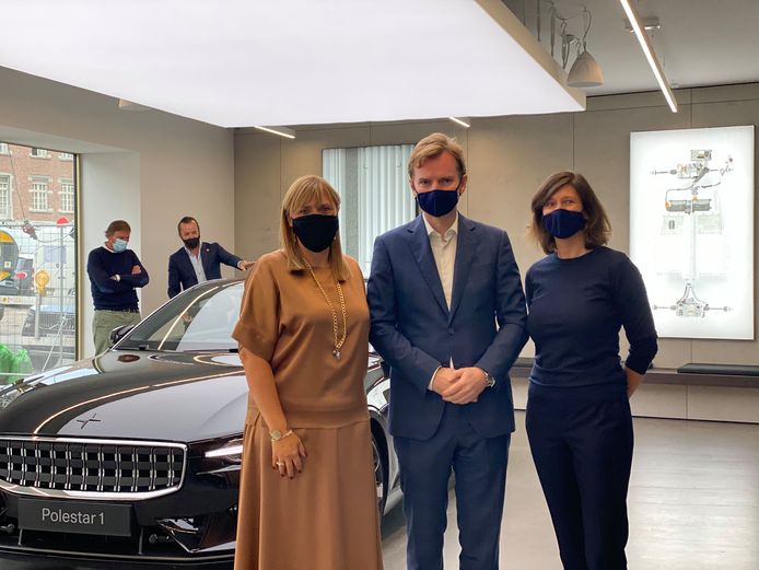 Elektrisch automerk Polestar opent midden in het centrum eerste ...