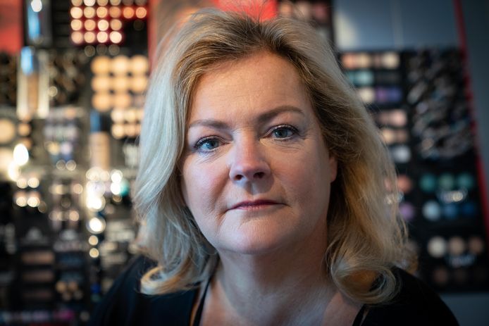 Angela krijgt energie van al haar inzet voor Winterfestijn Elst ...