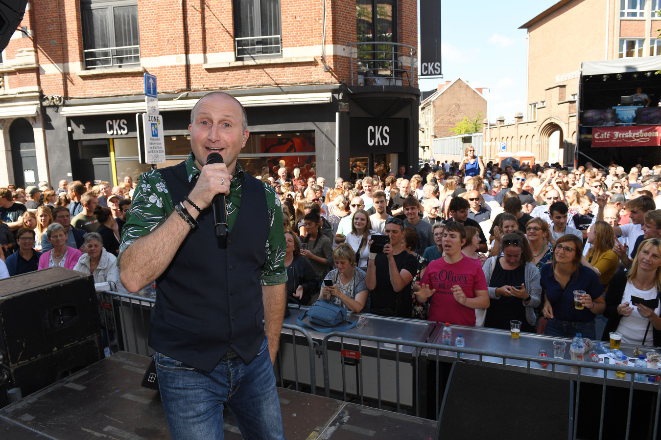 Tastendeuvel doopt 28 jaar (!) na zijn heerschappij Prins Yves Segers ...