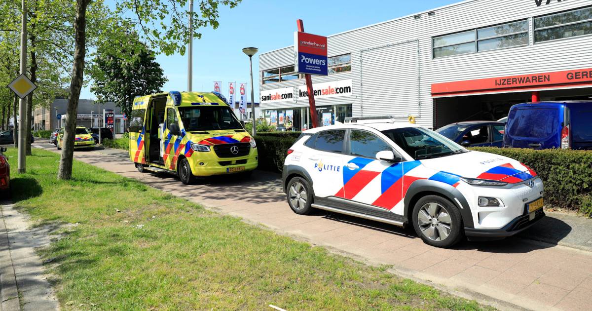 Stekende klant (60) badkamerzaak overleden nadat medewerker hem op ...