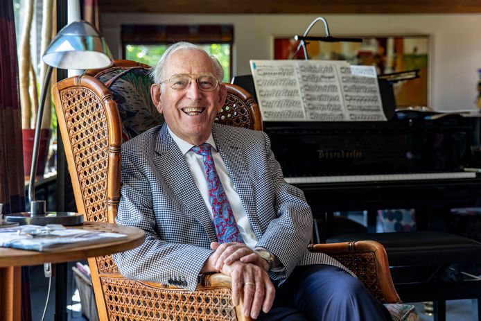 Jan Prins (85) zet met stichting zelfvoorzienend tuinbouwbedrijf op in ...