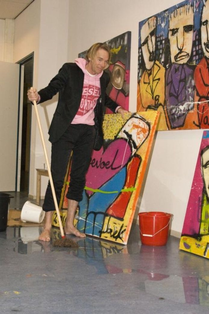 Dweilen in het atelier van Jack | Apeldoorn | AD.nl