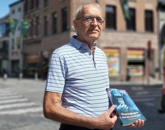 Yves (74) deelt filosofische en economische ideeën in eerste boek ...