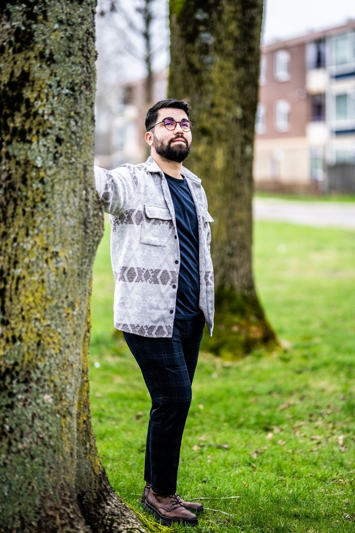 Moayad (28) woont in Velp en is een van de 25 ‘meest inspirerende nieuwkomers’ van heel ...