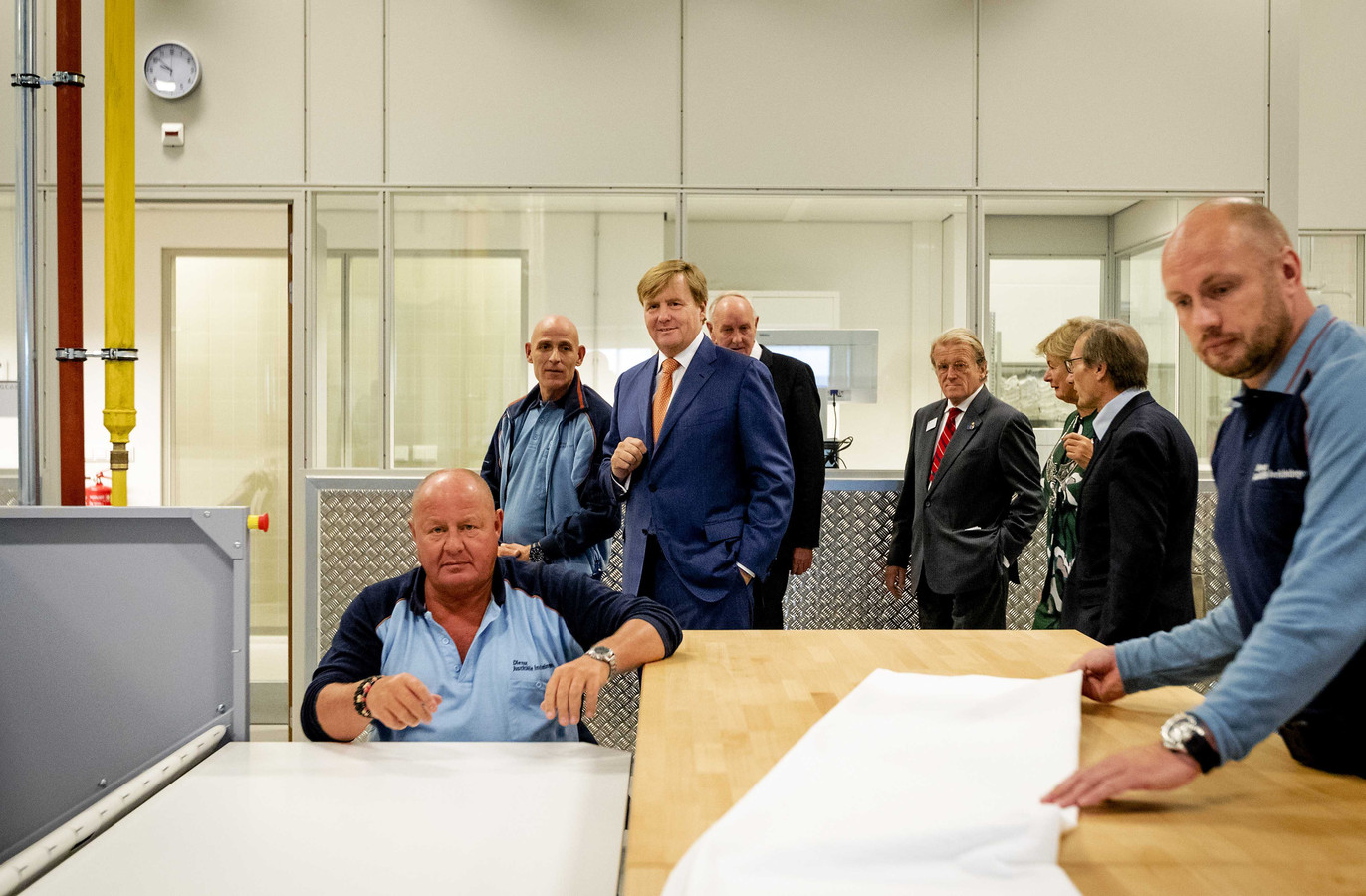 Koning opent grootste gevangenis van Nederland | Foto | AD.nl
