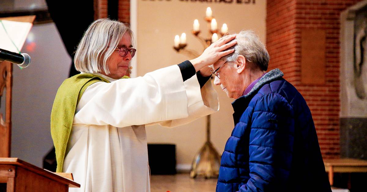 Een ‘historisch moment’: vandaag nam Lombok afscheid van Mia (81), de ...