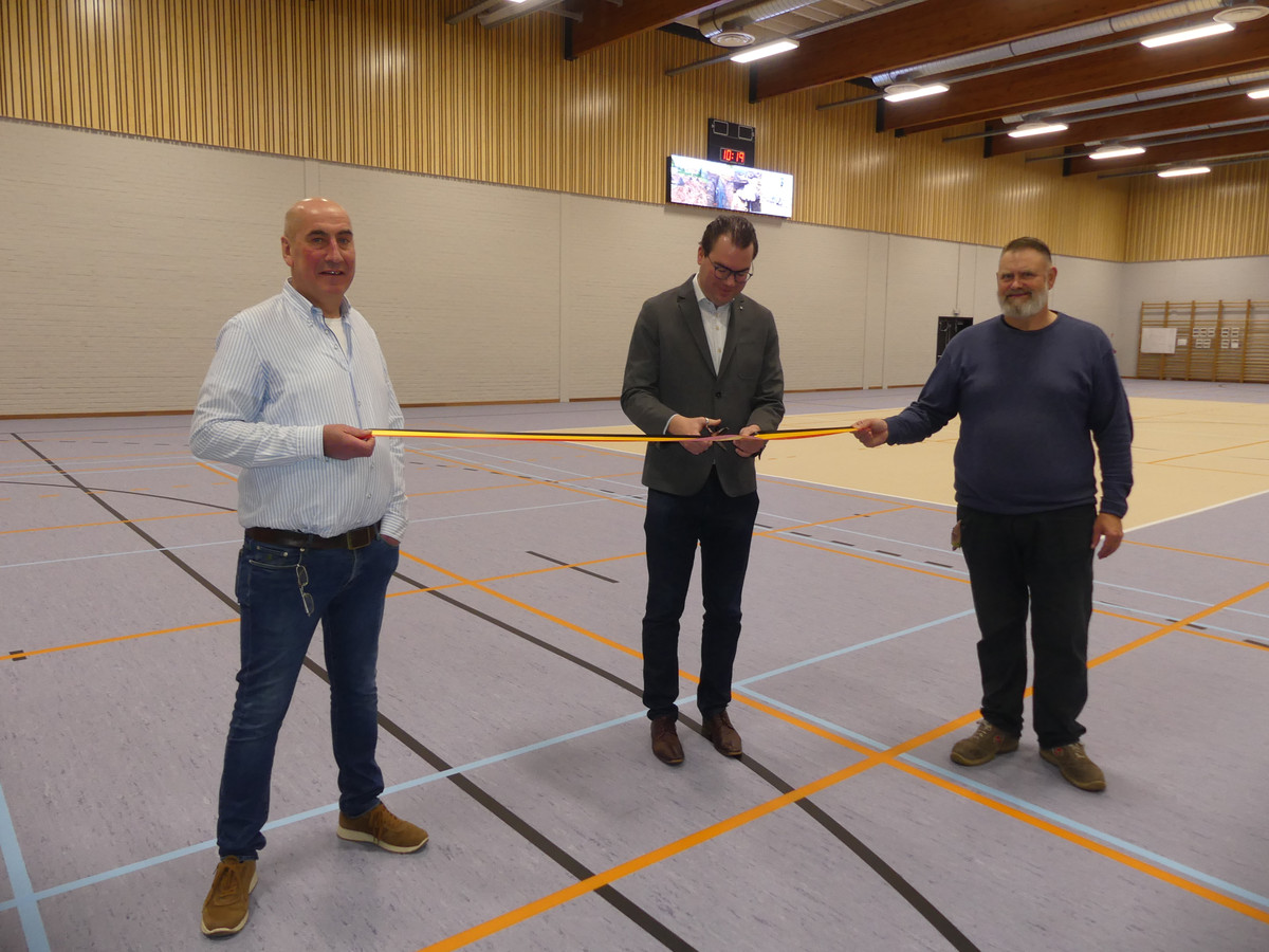 Oude sporthal Zulte volledig vernieuwd: “We hebben de beste sportvloer ...