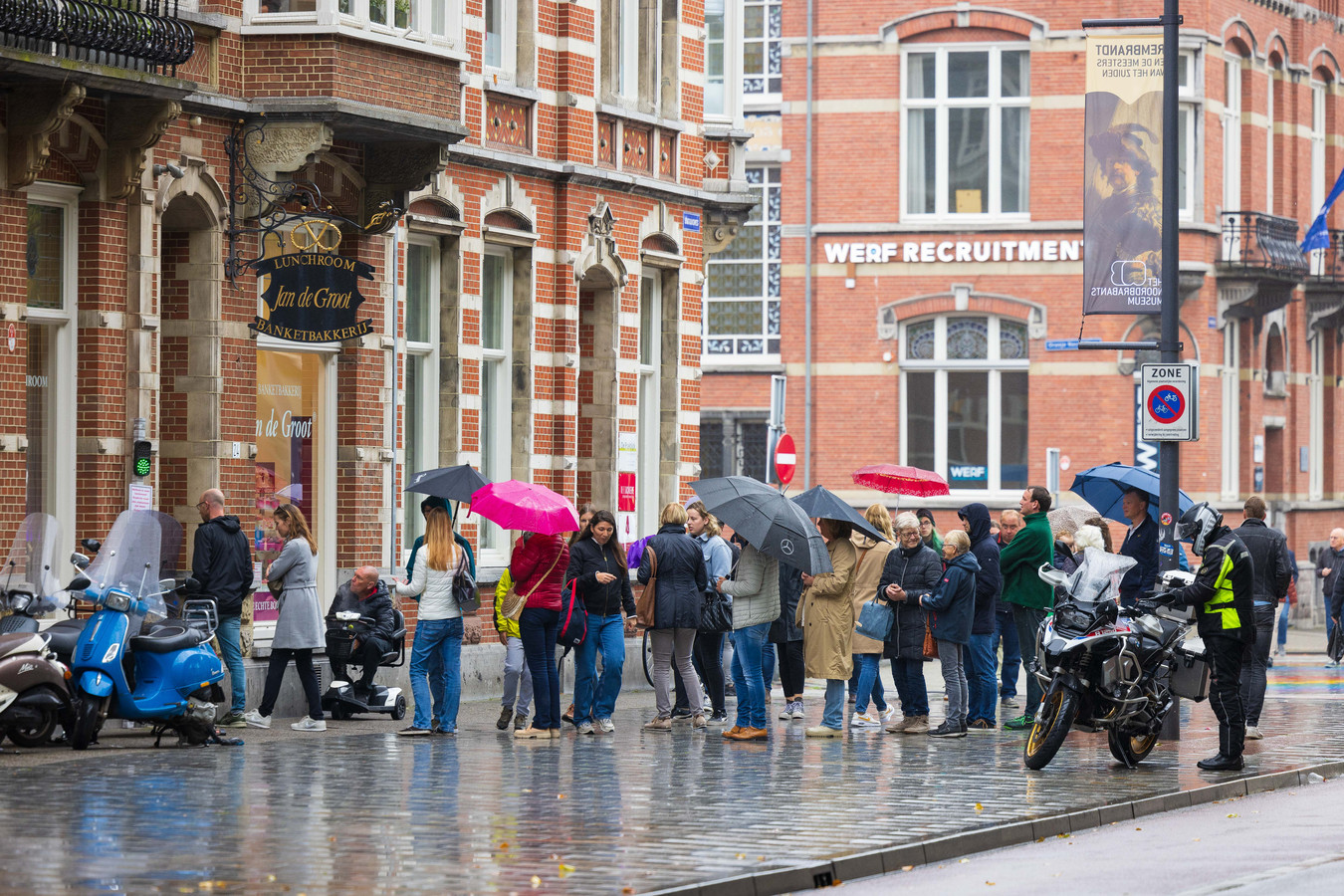 Vanuit Hedel tot aan Taiwan staan ze in de rij voor dé Bossche bol van ...