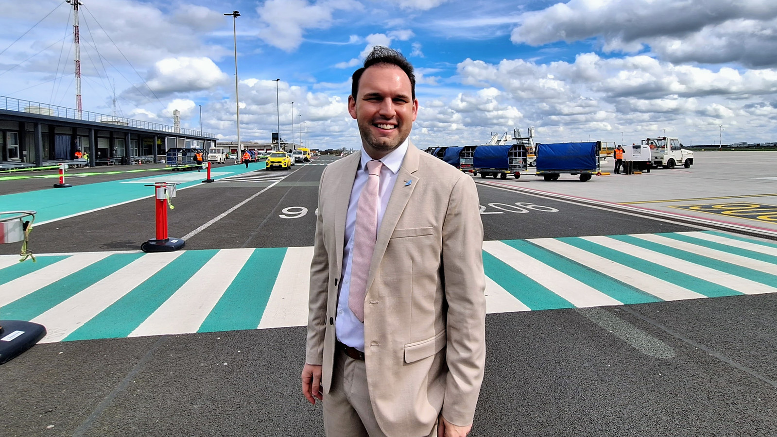 Luchthaven Oostende-Brugge opent na sluiting van twee maanden weer de ...