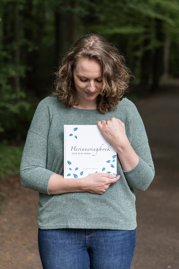 Veronique maakte een herinneringsboek over haar vader: ‘Dierbaren ...