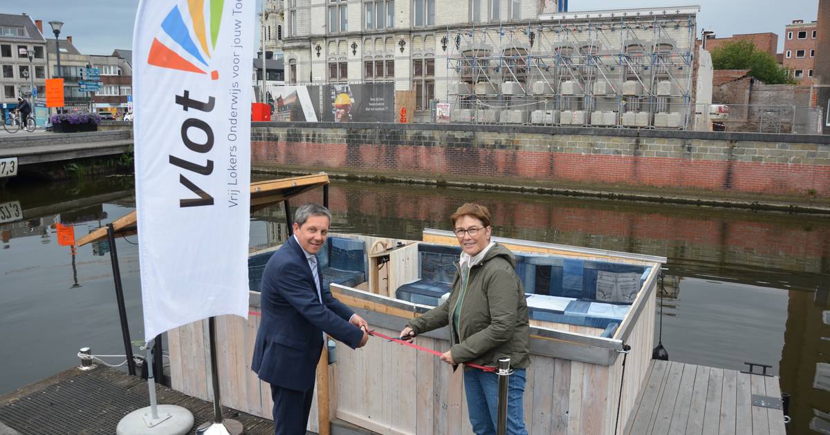 VLOT!-Campus Sint-Laurentius laat zelfgemaakt vlot te water: “Vaartuig ...