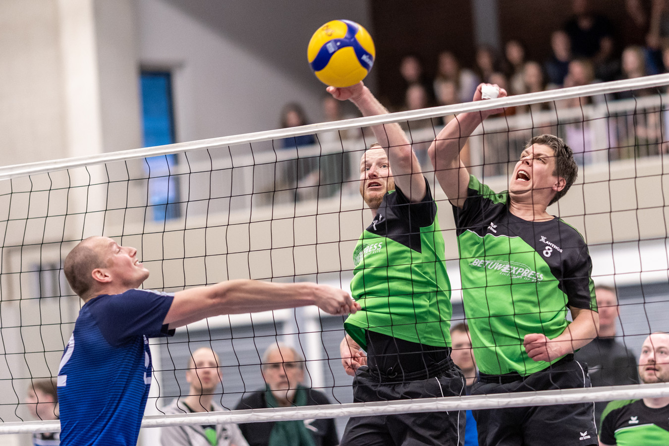 Xanthos strandt in het zicht van de haven en moet via achterdeur derde ...